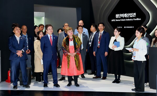 APEC 정상회의, 경주를 품다… IMF 총재·캐나다 총리 부인도 ‘천년 신라’ 매력에 흠뻑